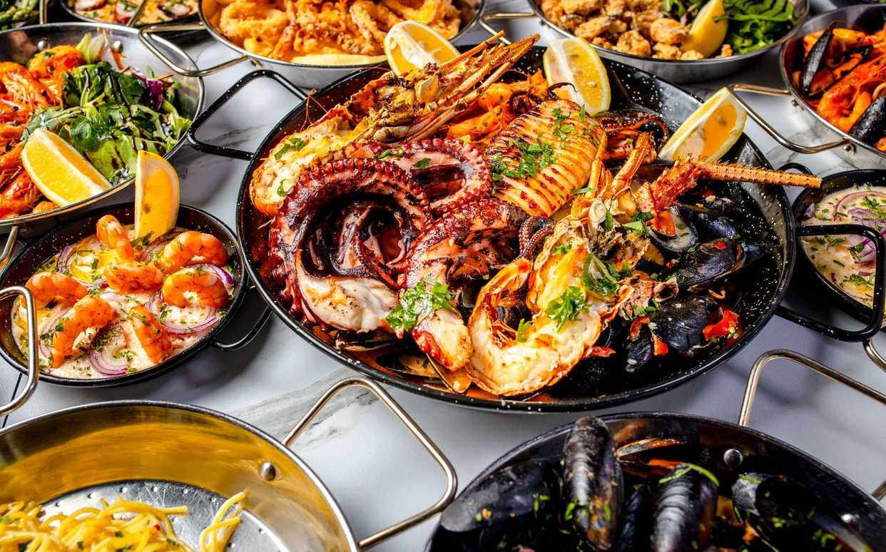 Oyster Bar by Taverna Racilor | Bolt Food