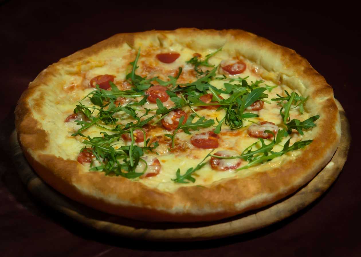 Yalas pizza store